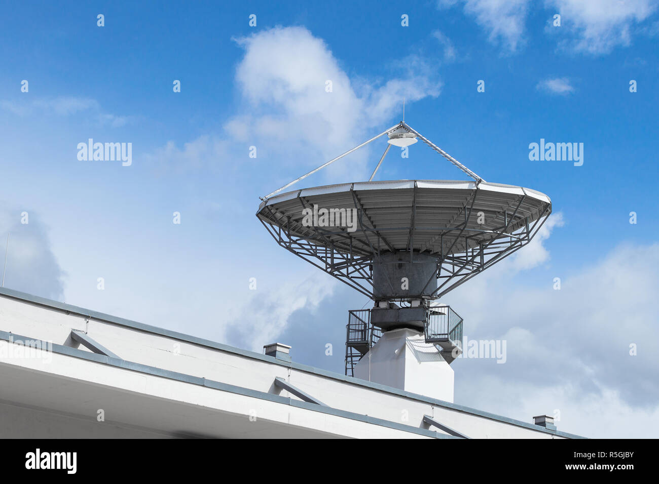 Satellite parabolic antenna for telecommunications Stock Photo - Alamy