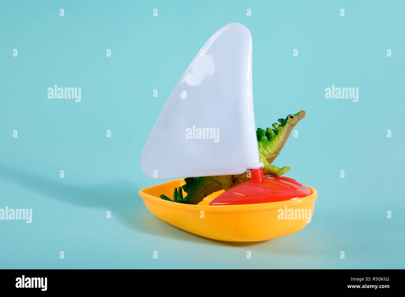 Dinosaur with sail hi-res stock photography and images - Alamy