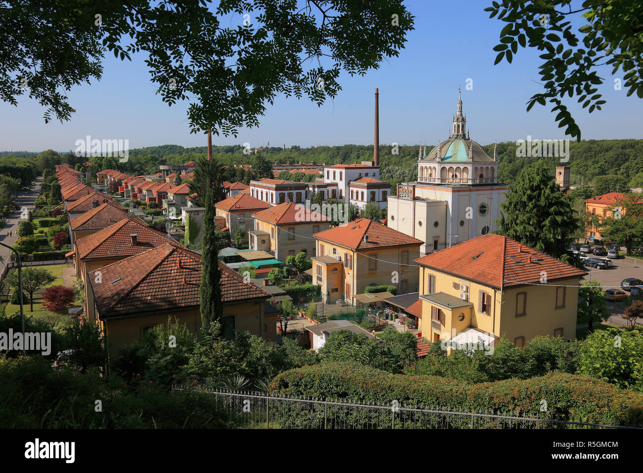 Factory village village factory village hi-res stock photography and ...