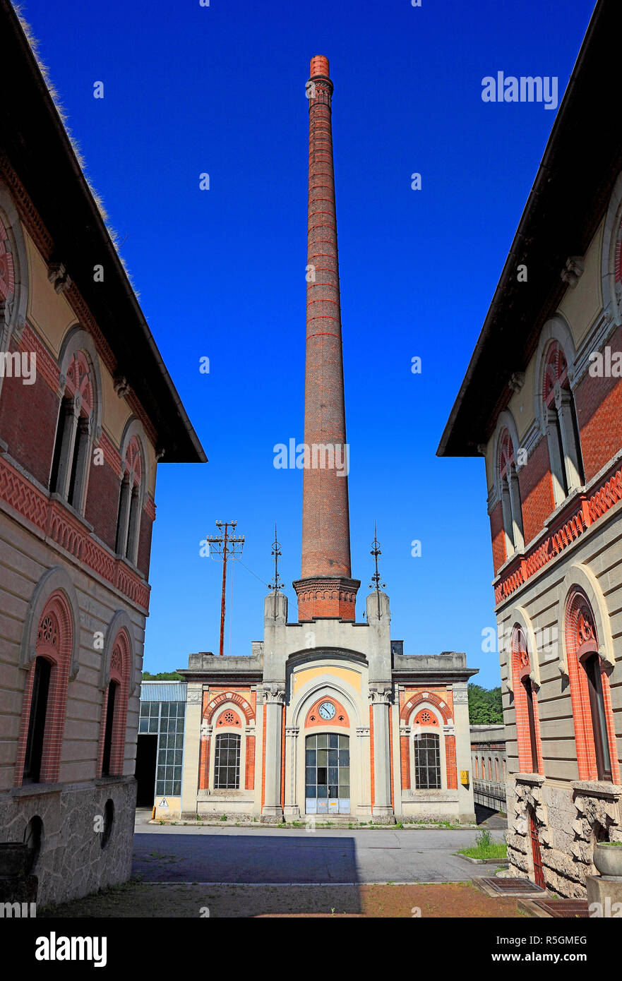 Textile factory hi-res stock photography and images - Alamy