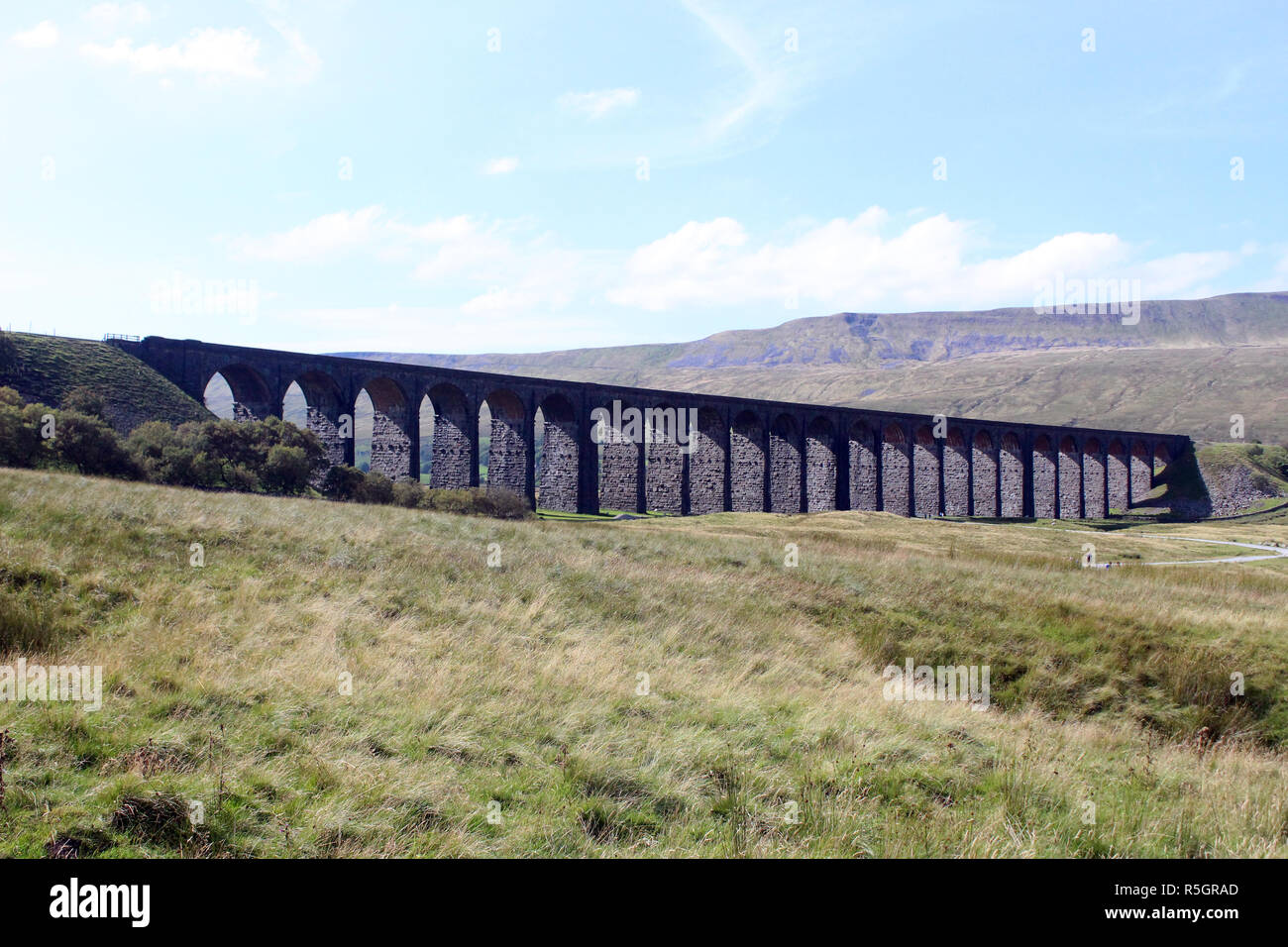 Victorian railway viaduct in the yorkshire dales hi-res stock ...
