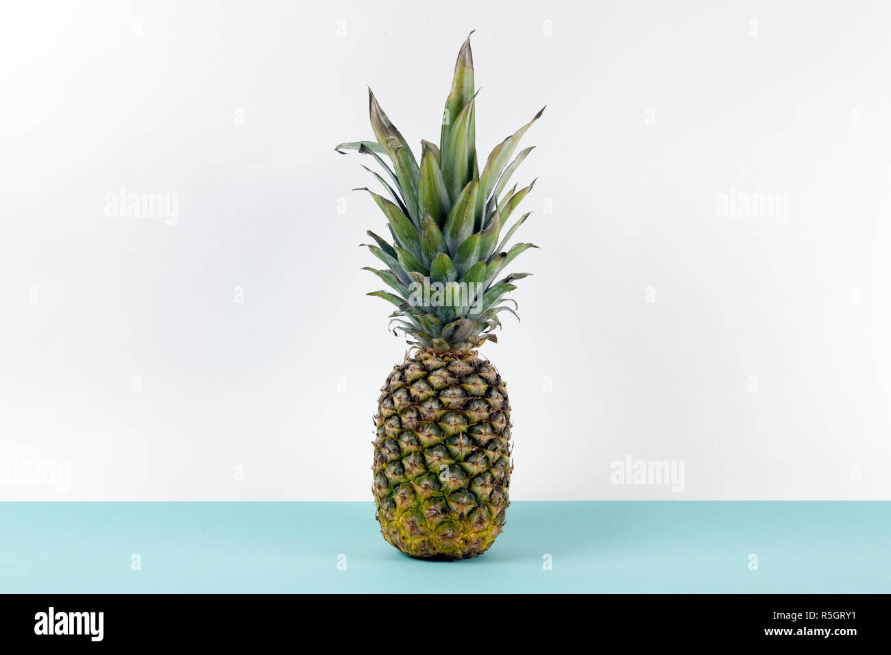 Ananas look hi-res stock photography and images - Alamy