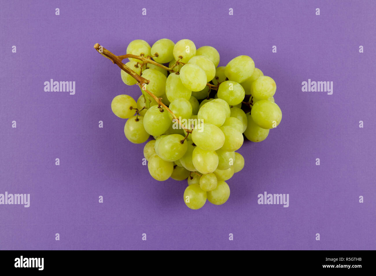 Pop bunch of grapes Stock Photo - Alamy