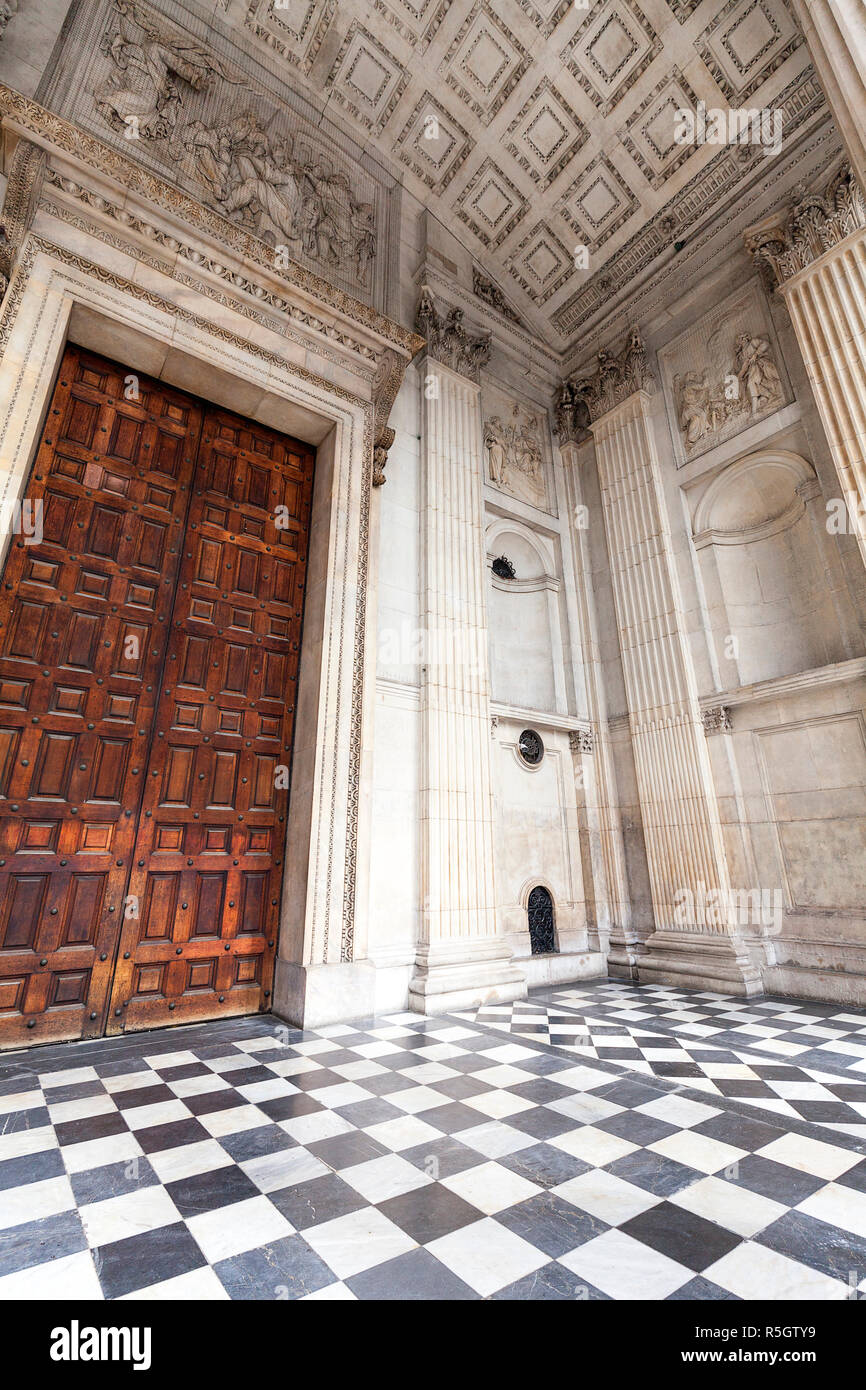 18th century St Paul Cathedral, details of the entrance, London, United ...