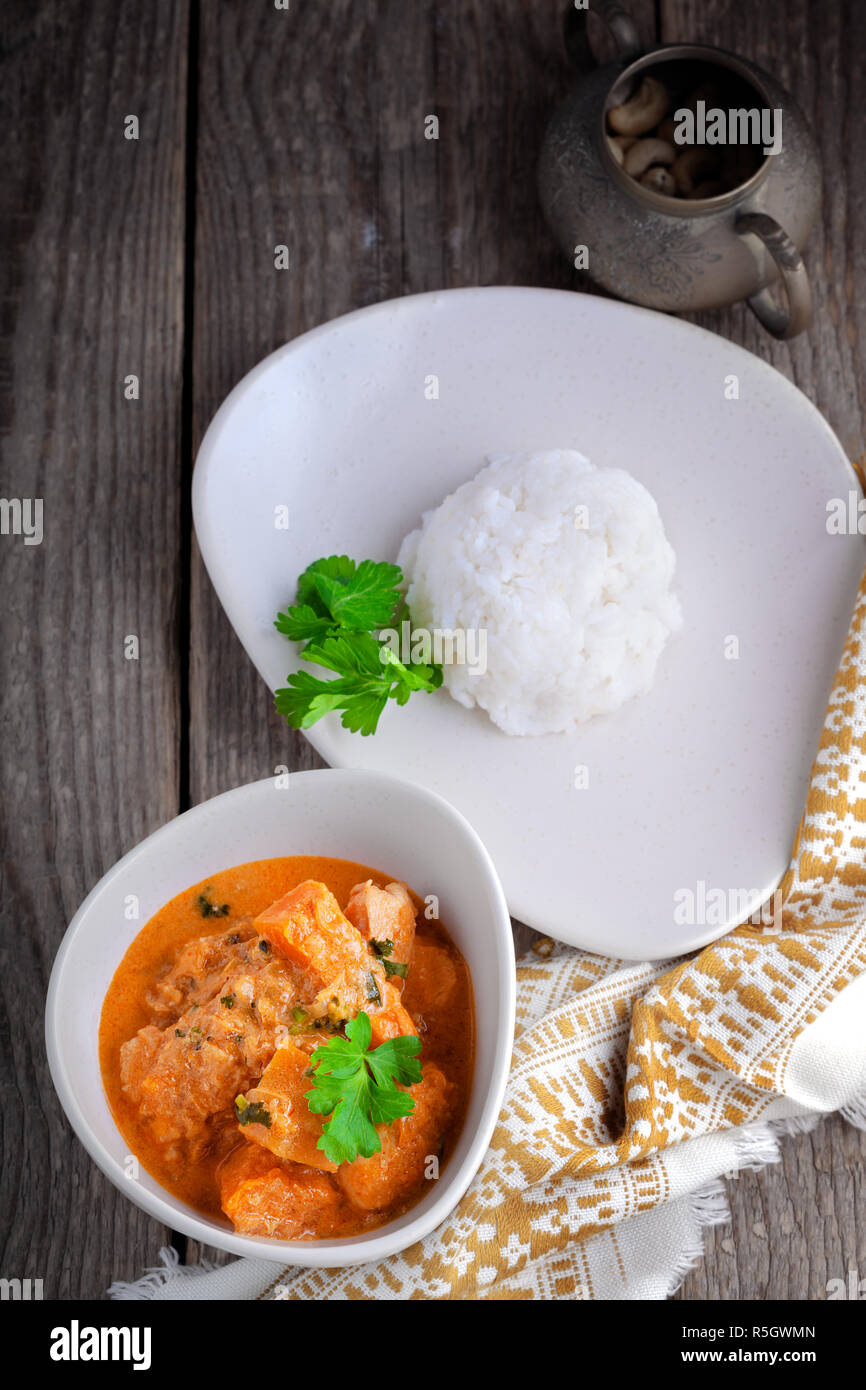 Chicken curry and rice Stock Photo - Alamy
