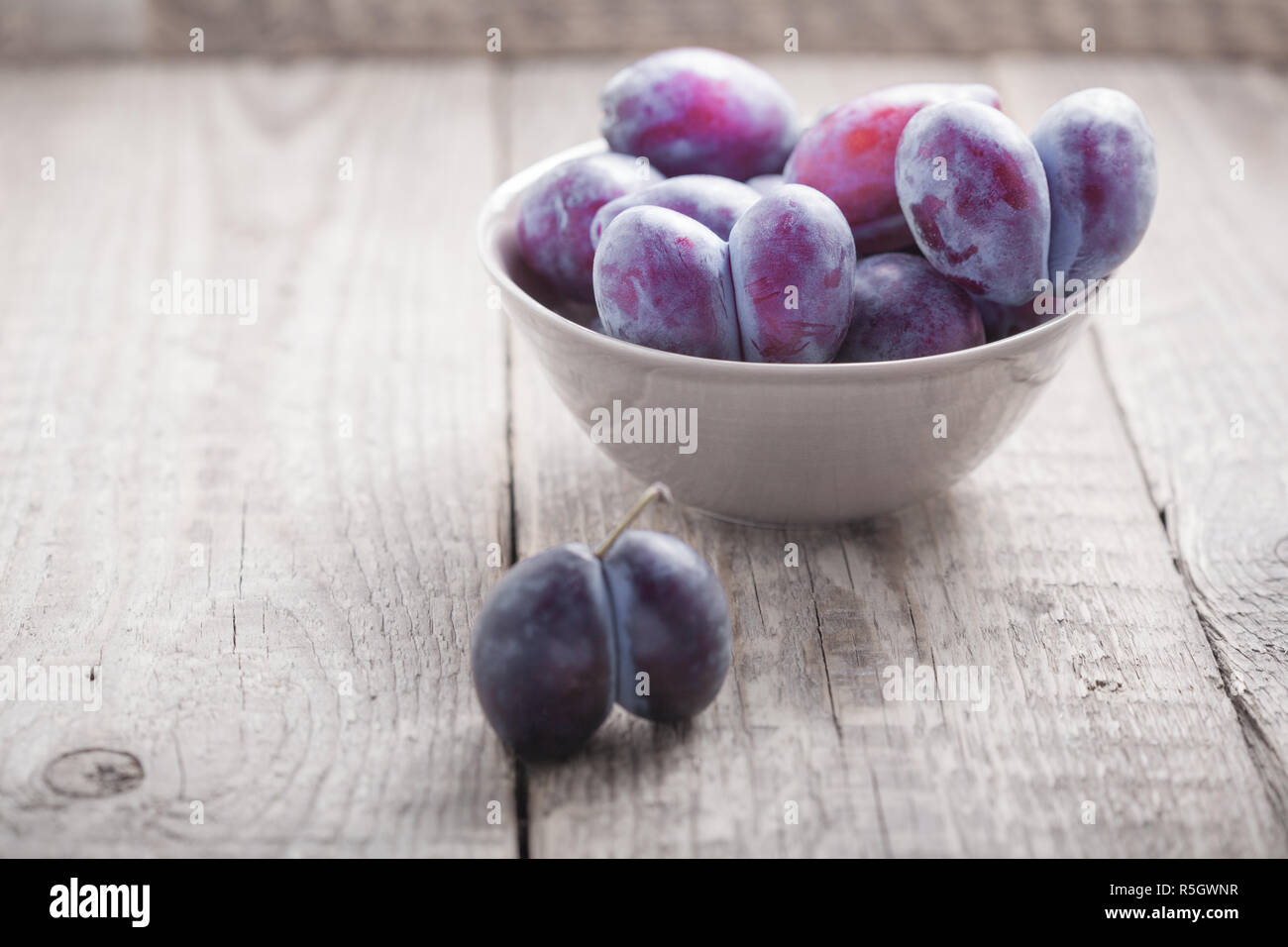 A bunch of Plums Stock Photo - Alamy
