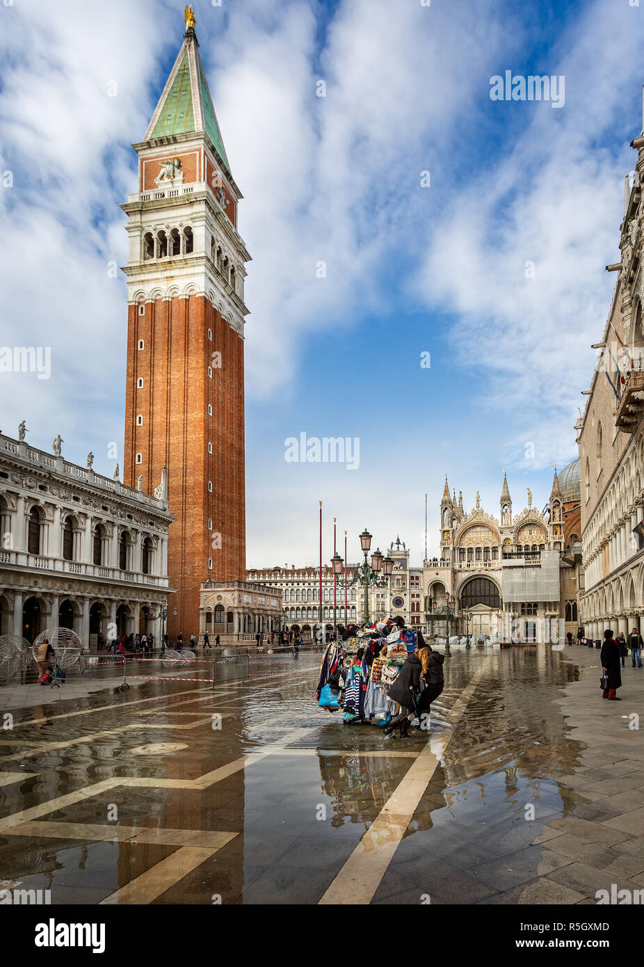 Venetian trader hi-res stock photography and images - Alamy