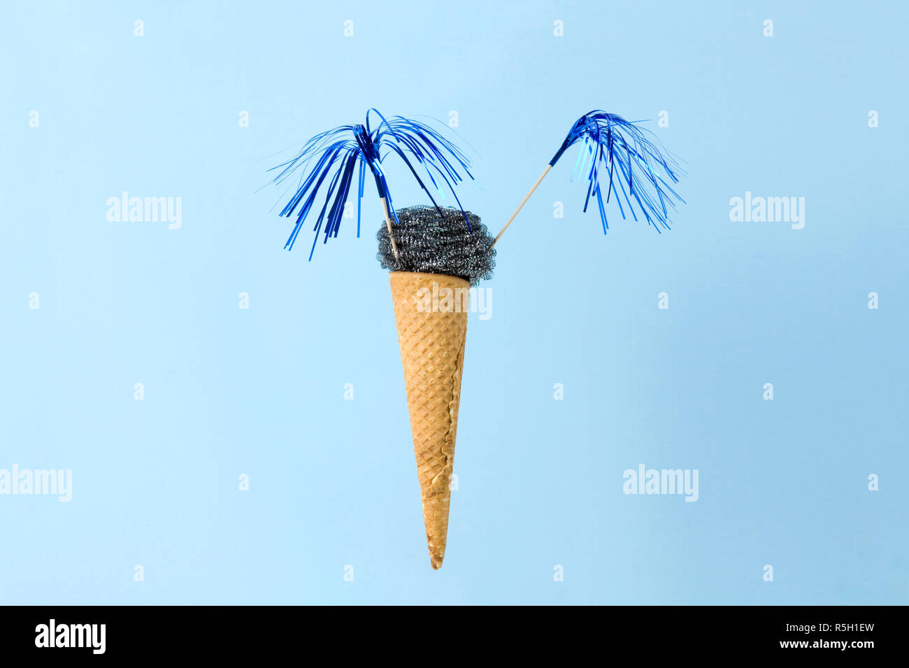 metallic scouring pad ice cream Stock Photo - Alamy