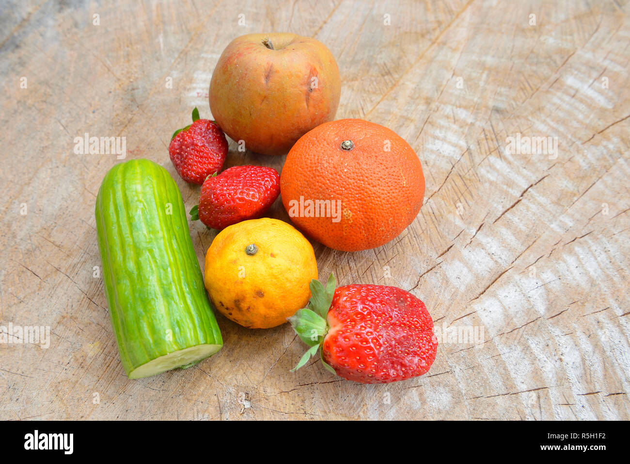 Disposable society hi-res stock photography and images - Alamy