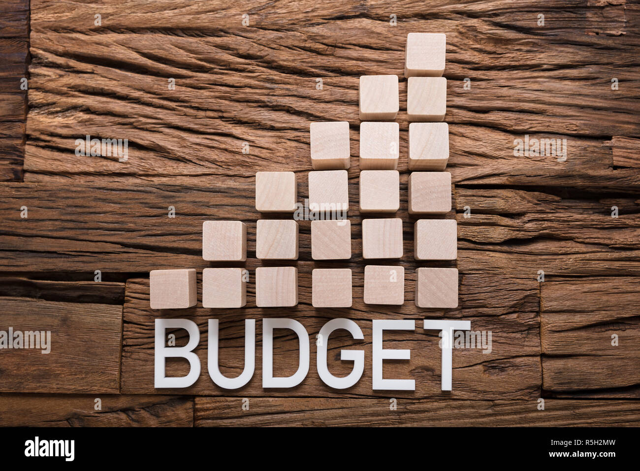 Increasing bar chart hi-res stock photography and images - Alamy