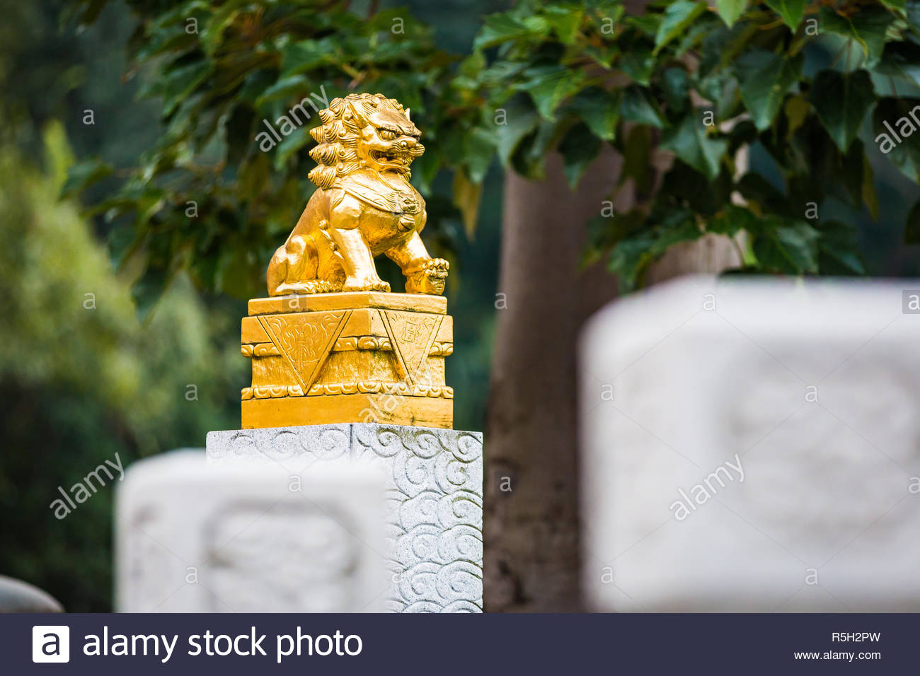 Chinese Temple Block Stock Photos & Chinese Temple Block Stock Images ...