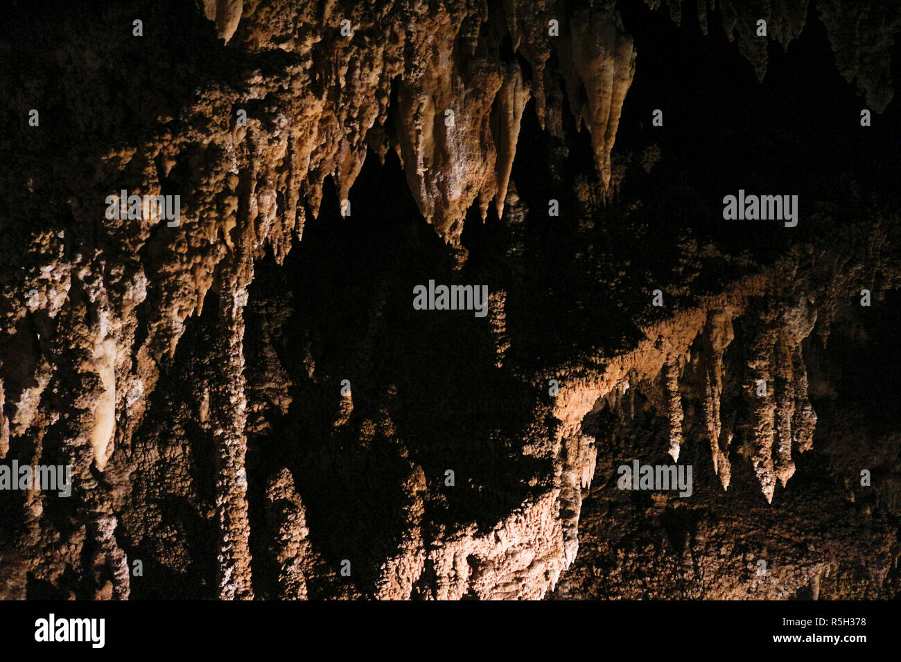 Corchia cave hi-res stock photography and images - Alamy