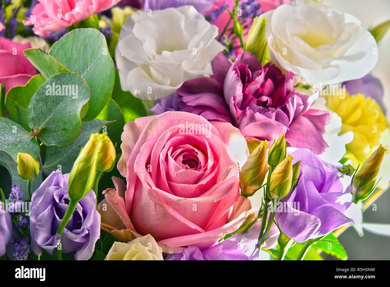 Composition with bouquet of flowers Stock Photo - Alamy