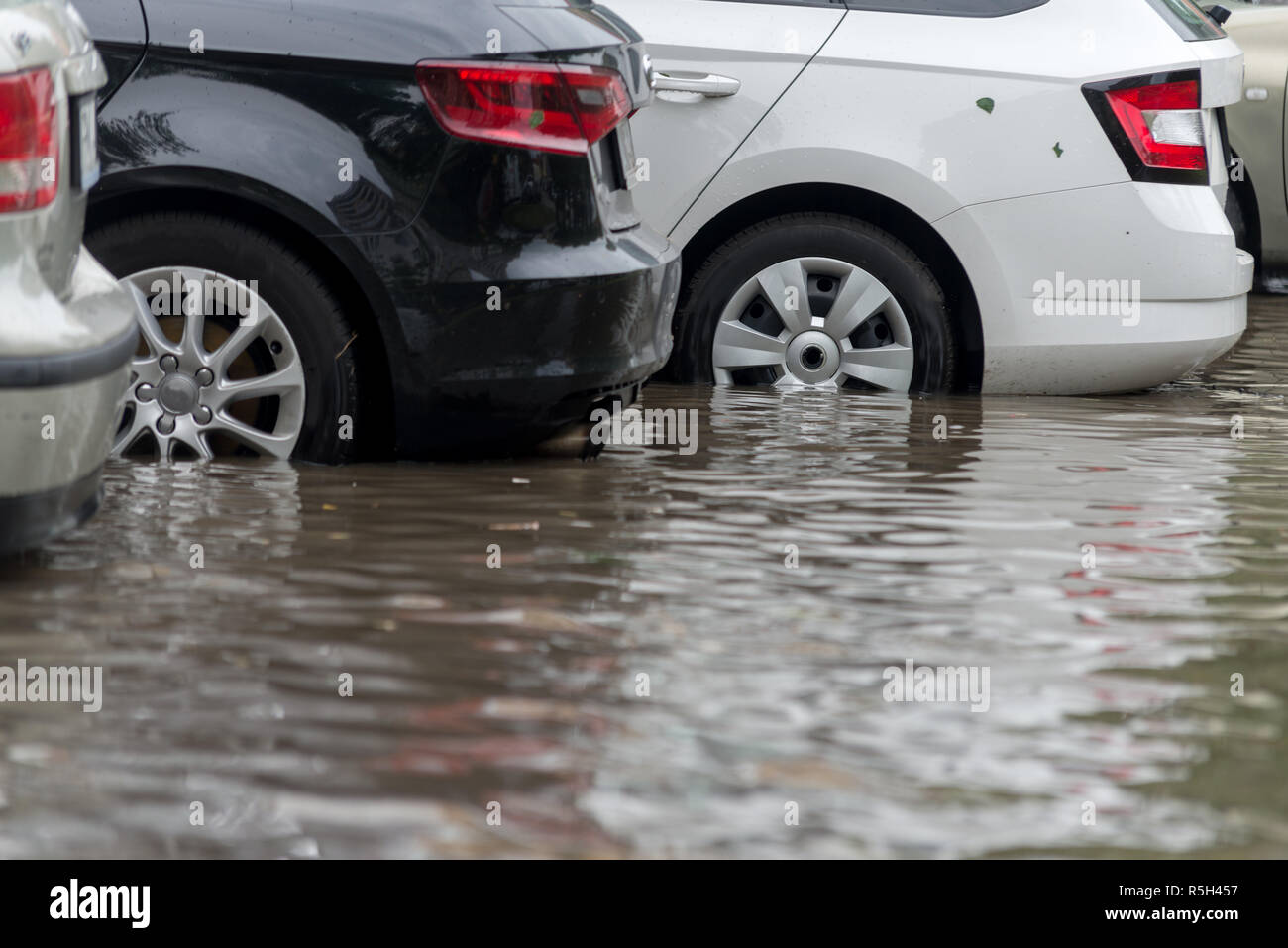 Car tire splashing in water hi-res stock photography and images - Alamy