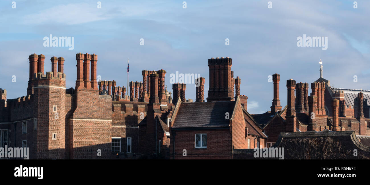 Red brick tudor style hi-res stock photography and images - Alamy