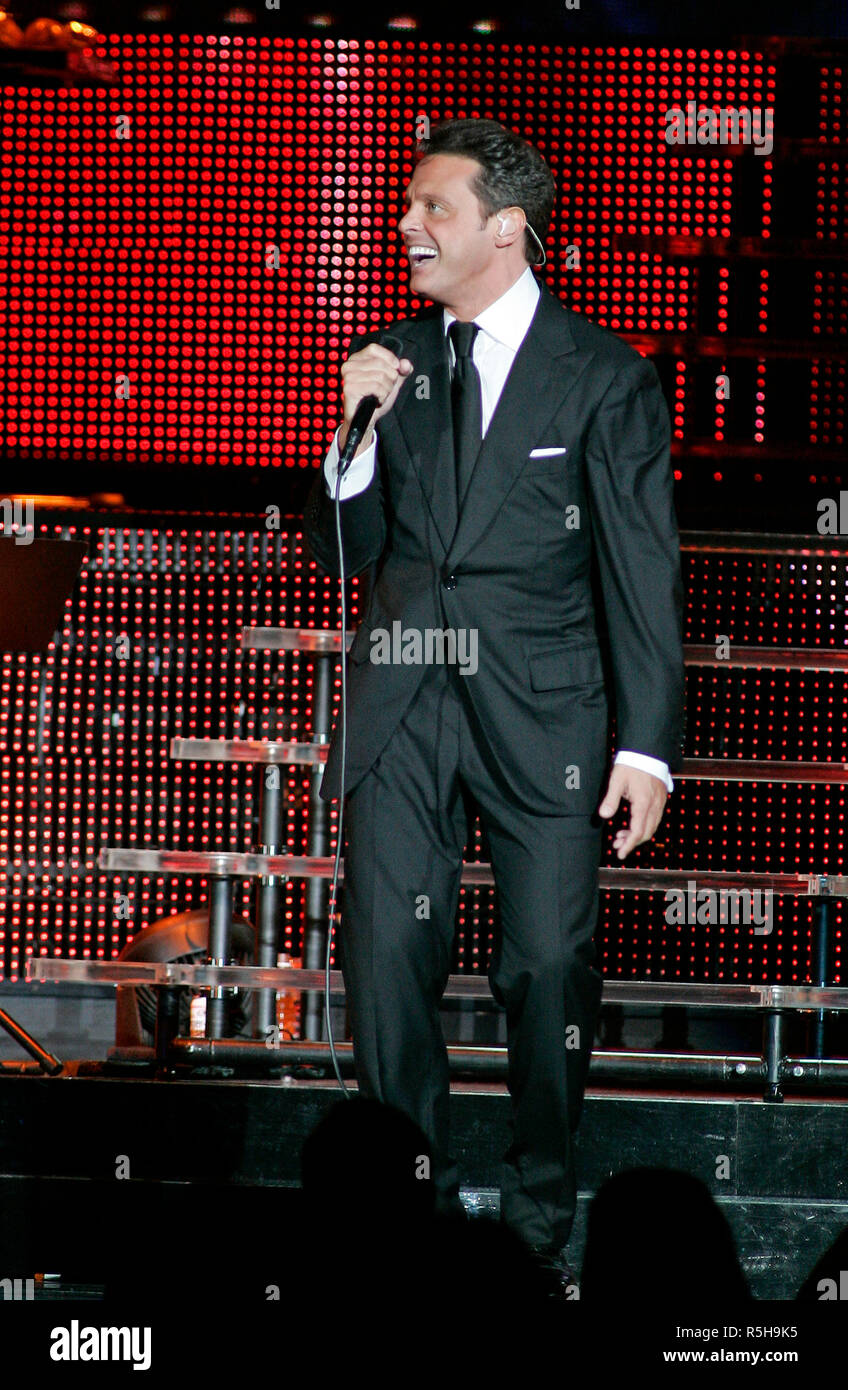 Luis Miguel Singer High Resolution Stock Photography and Images - Alamy