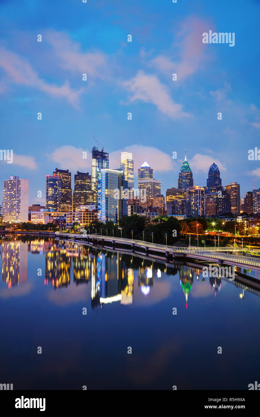 Philadelphia skyline at night Stock Photo - Alamy