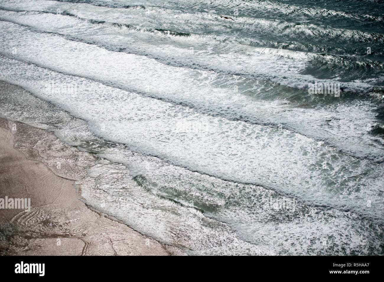 Sea wafe hi-res stock photography and images - Alamy