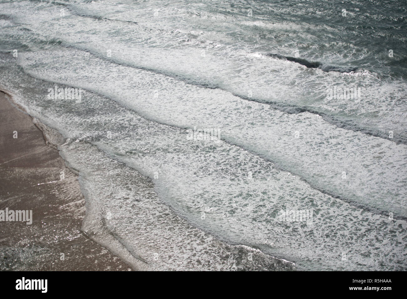 Sea wafe hi-res stock photography and images - Alamy