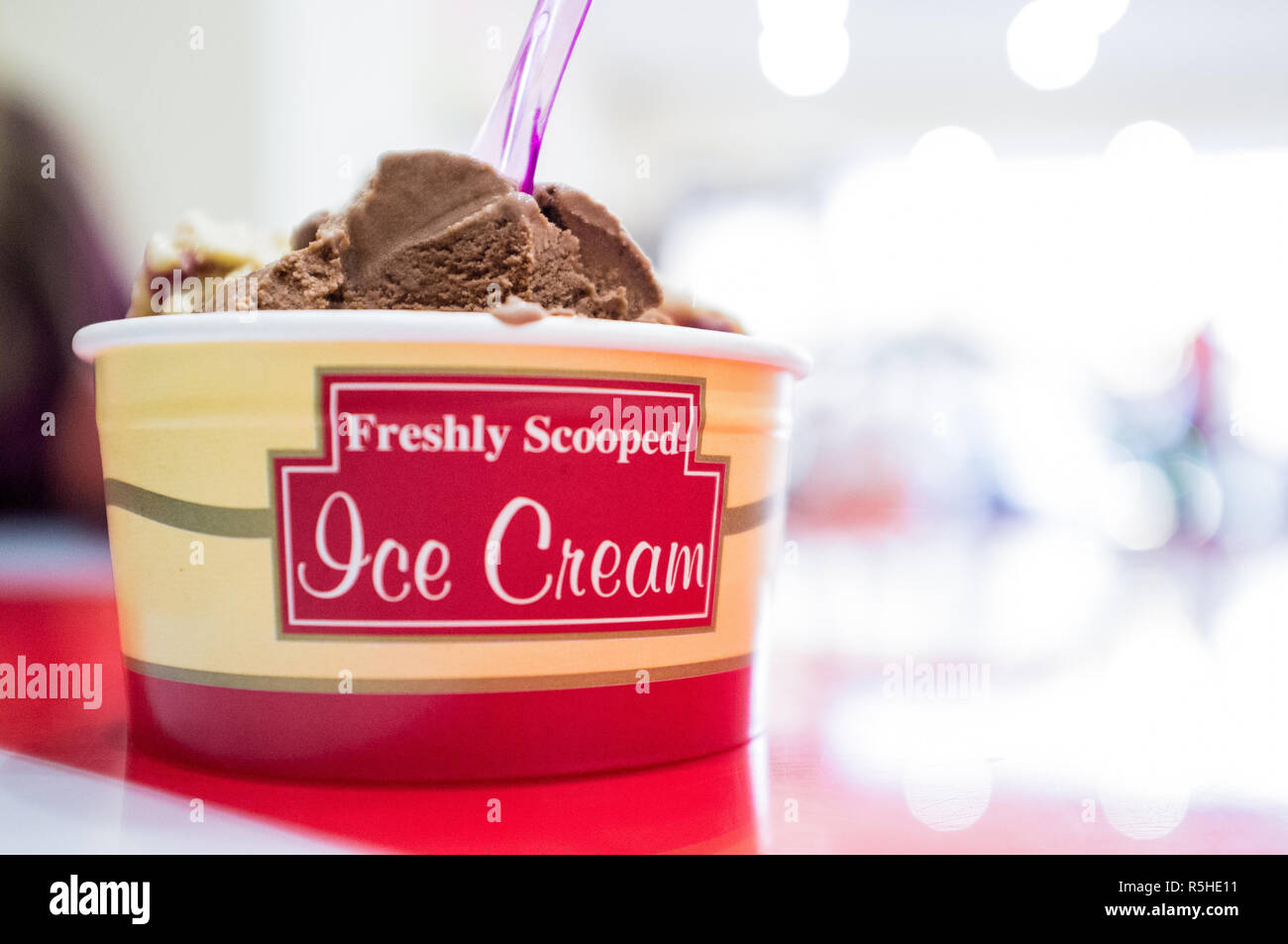 Ice cream tub hi-res stock photography and images - Alamy