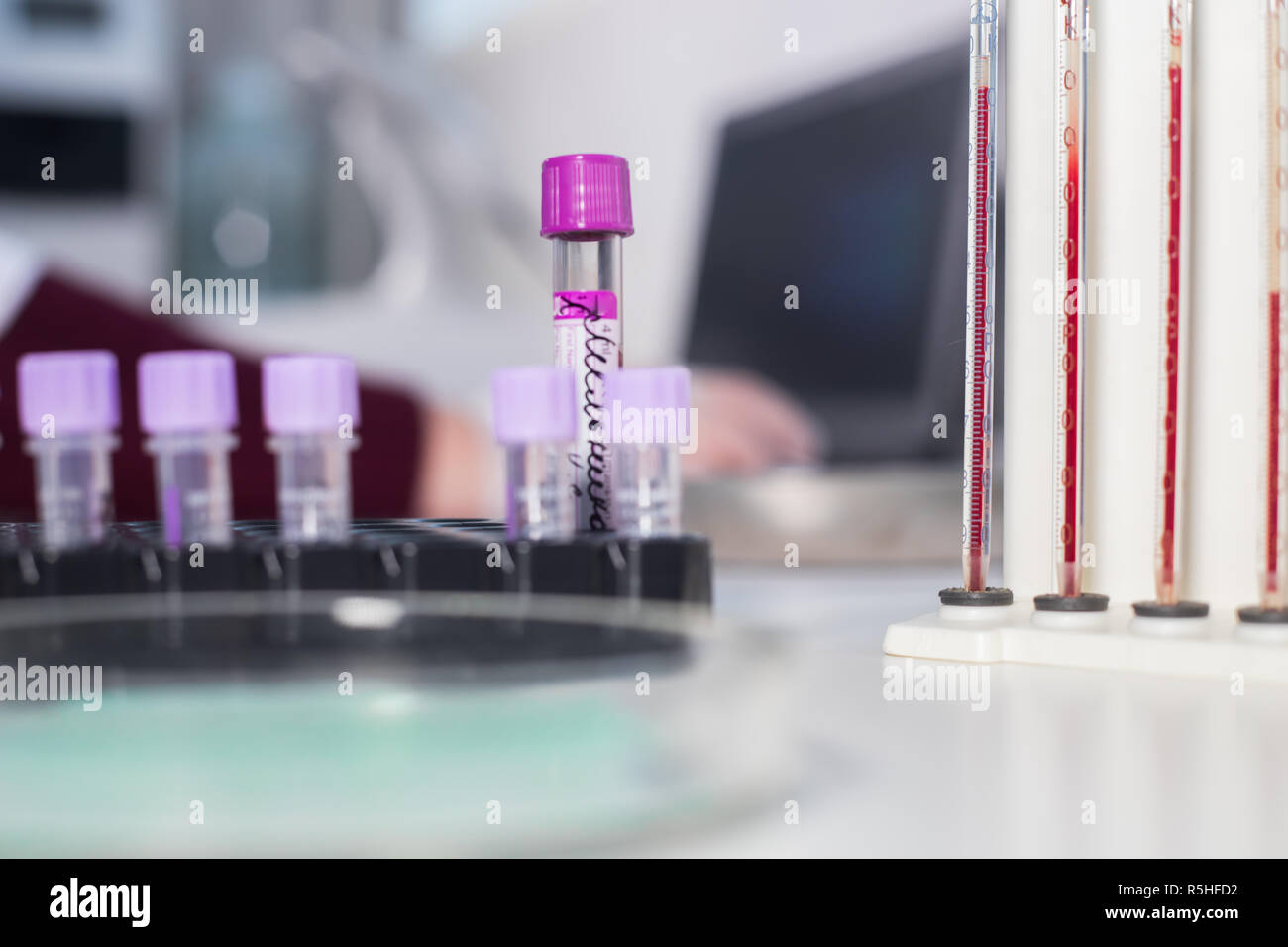 Centrifuge tube stand hi-res stock photography and images - Alamy