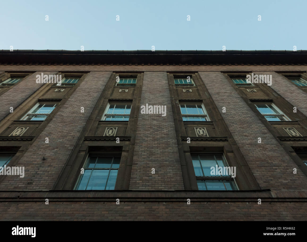 Industrial bulding hi-res stock photography and images - Alamy