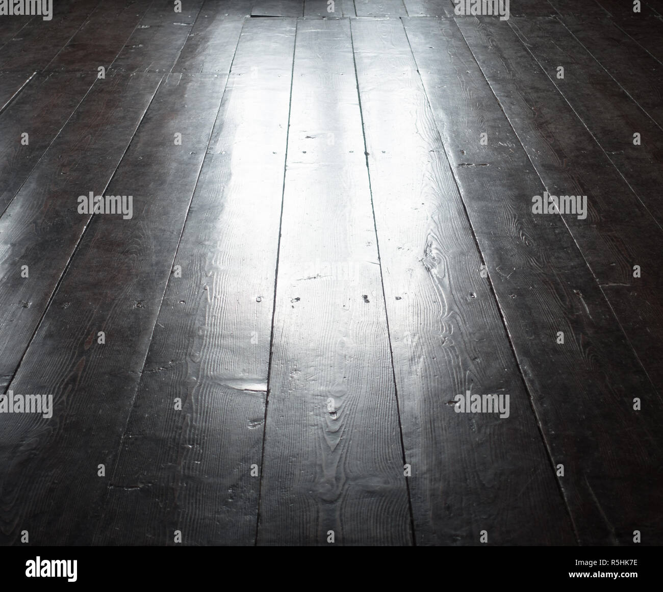 Center light point hi-res stock photography and images - Alamy