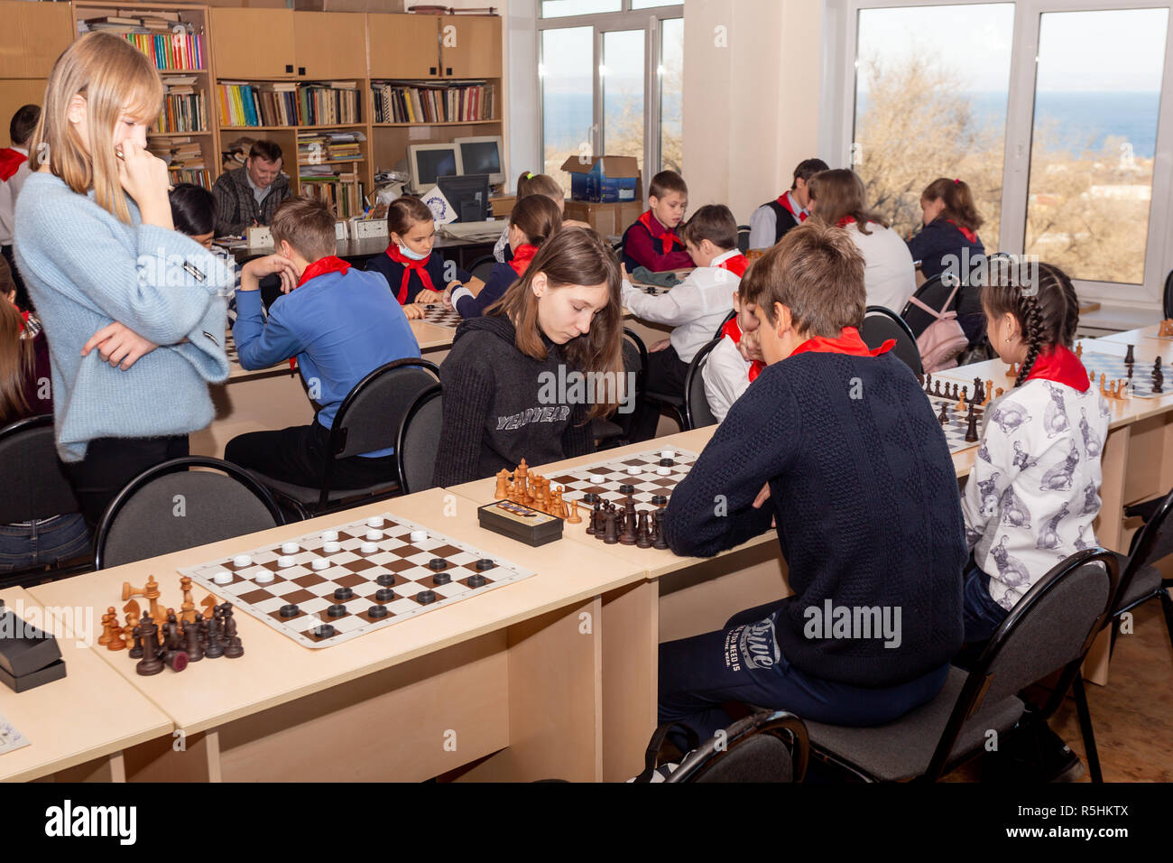 Children chess competition hi-res stock photography and images - Alamy