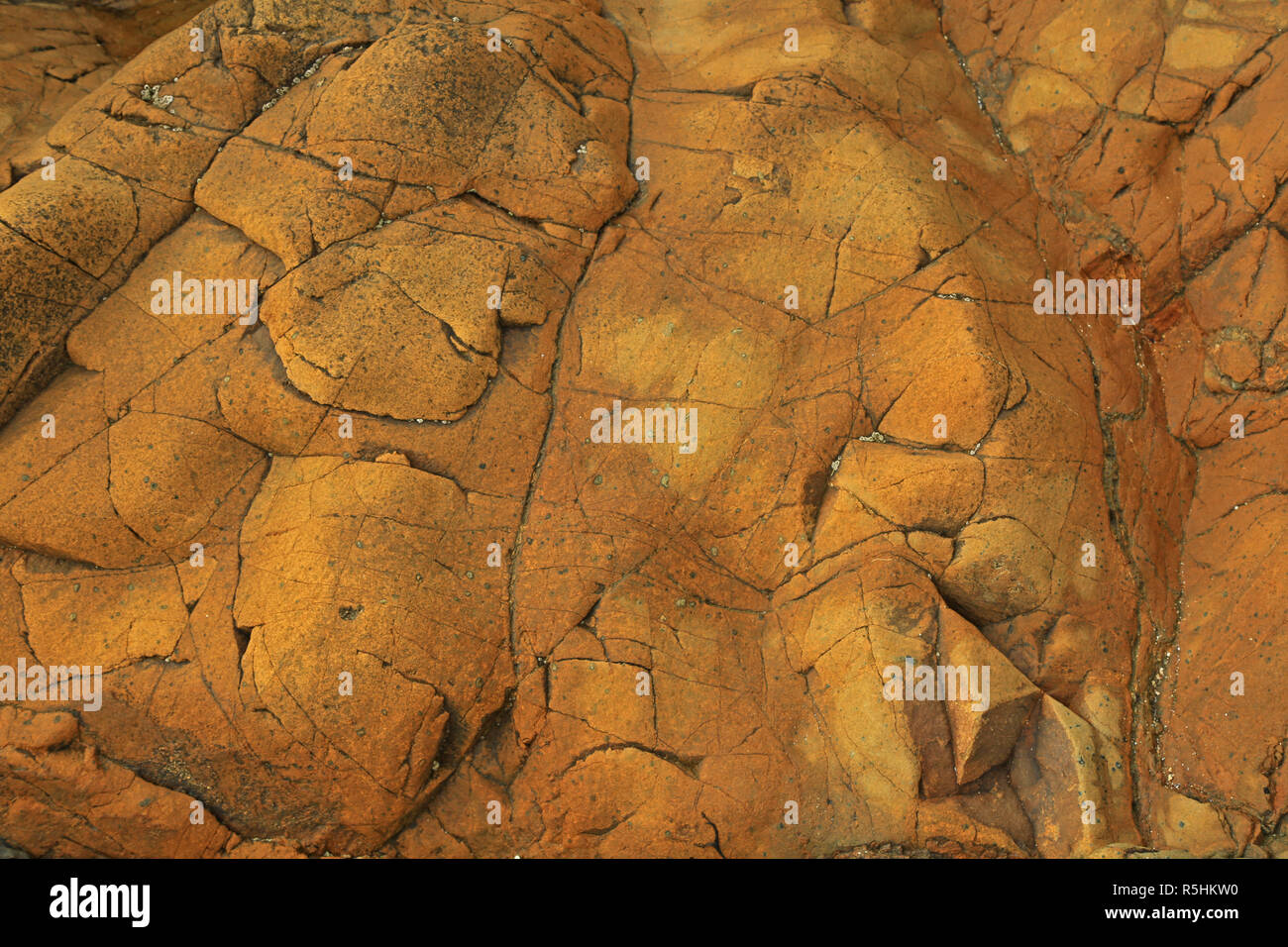 Fissured rocks hi-res stock photography and images - Alamy