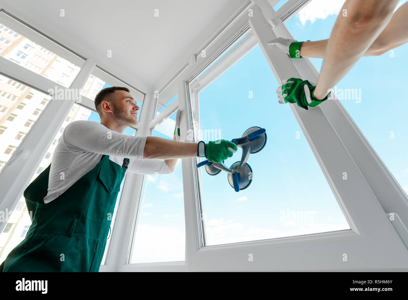 Installing windows hi-res stock photography and images - Alamy