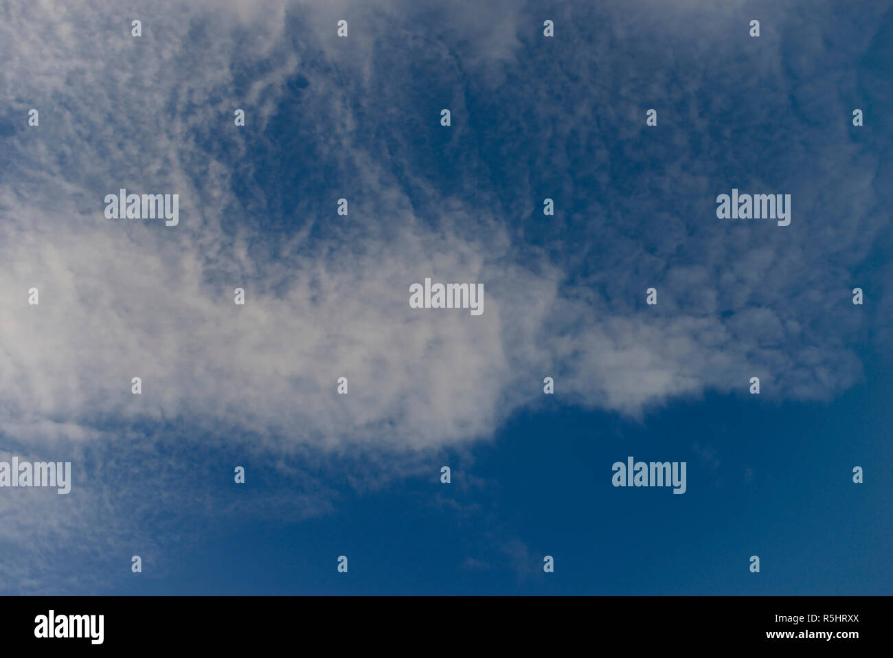 Cirrus cloulds hi-res stock photography and images - Alamy
