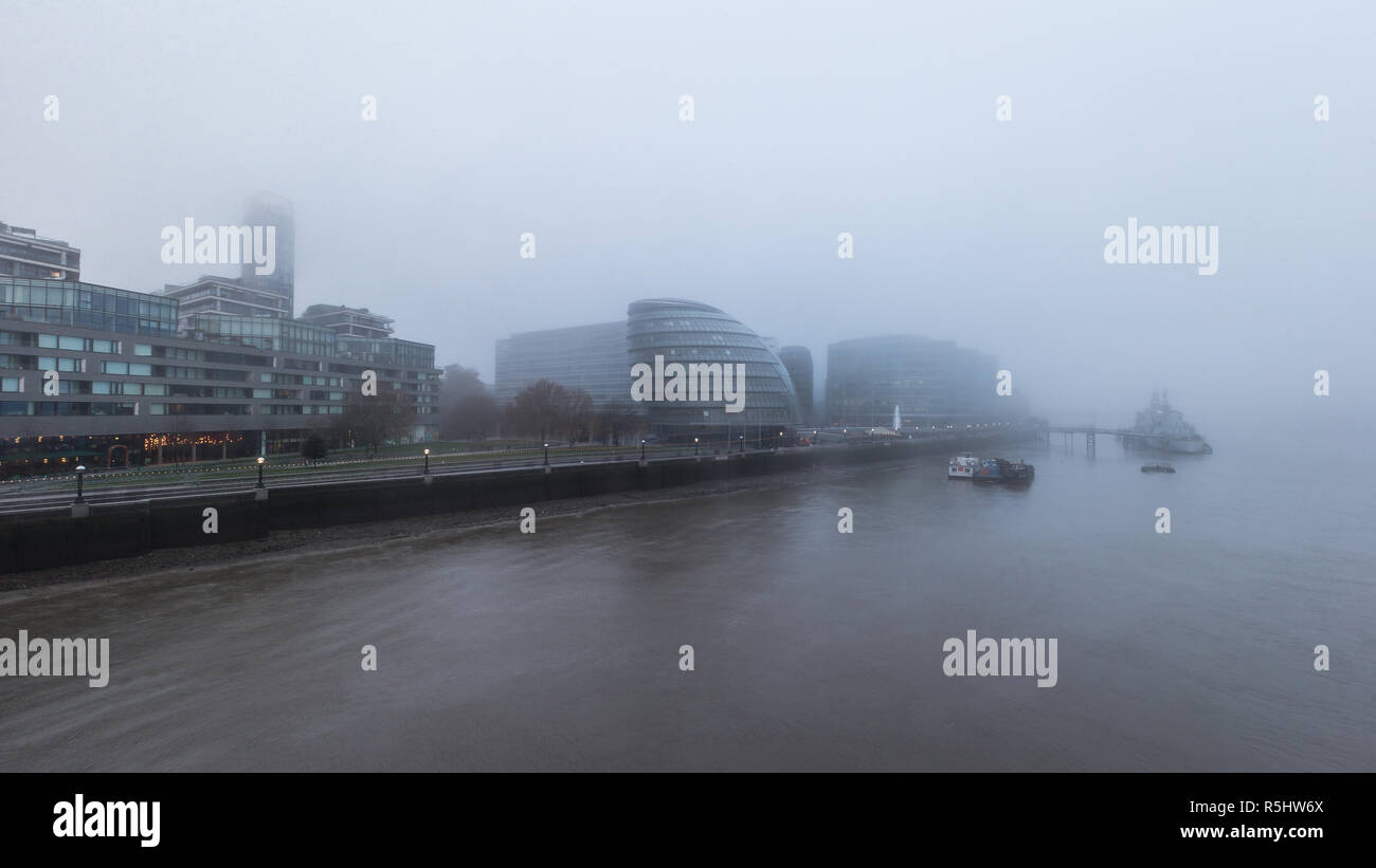 A view of the City Hall and the south side of the River Thames Stock ...