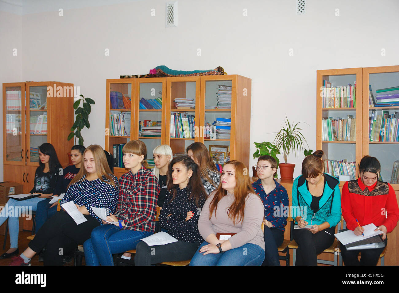 Girls students in the classroom Stock Photo - Alamy