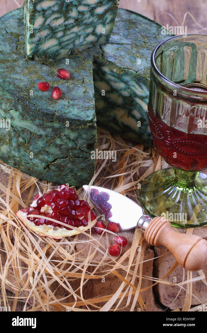 Sage derby cheese hi-res stock photography and images - Alamy