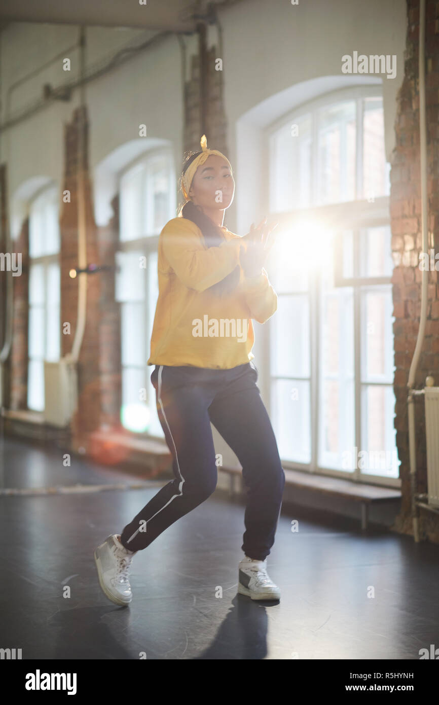 Breakdance class hi-res stock photography and images - Alamy