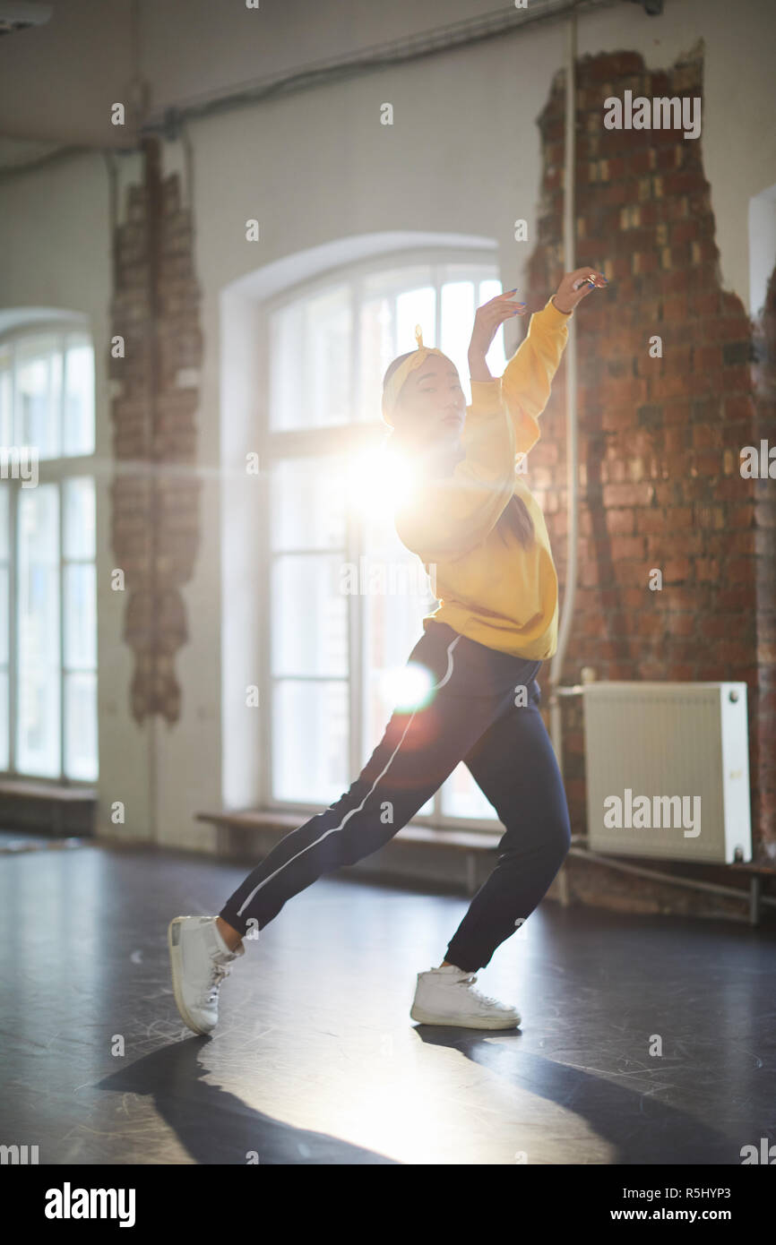 Hiphop breakdance hi-res stock photography and images - Alamy