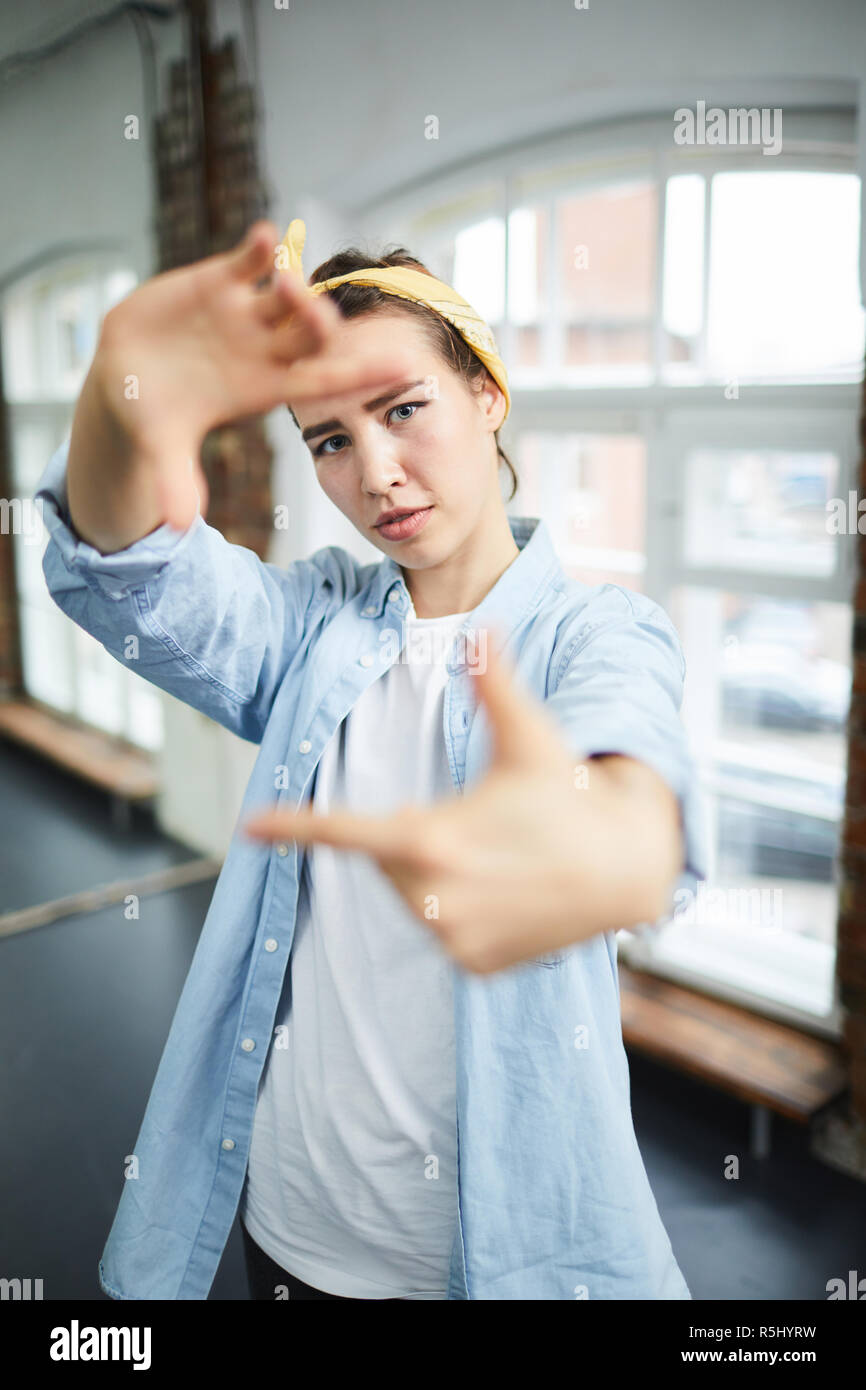 Hand framing hi-res stock photography and images - Alamy