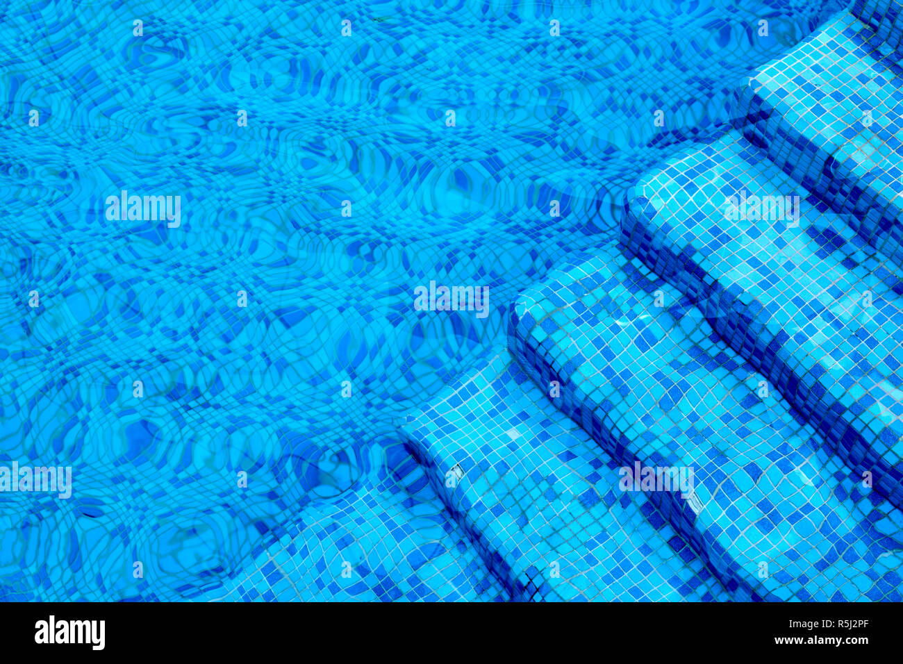 Underwater steps hi-res stock photography and images - Alamy