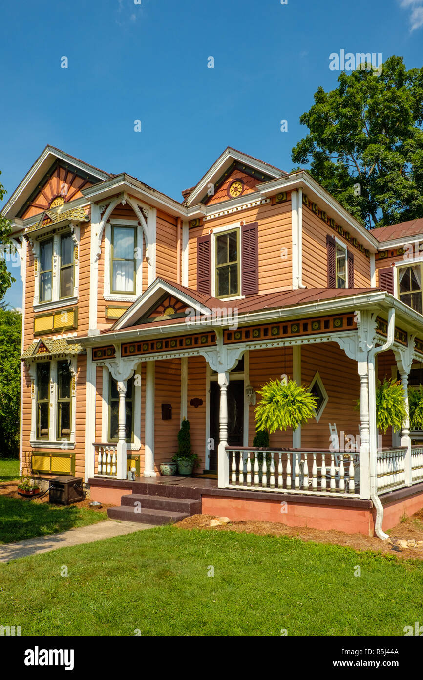 Old methodist parsonage hi-res stock photography and images - Alamy