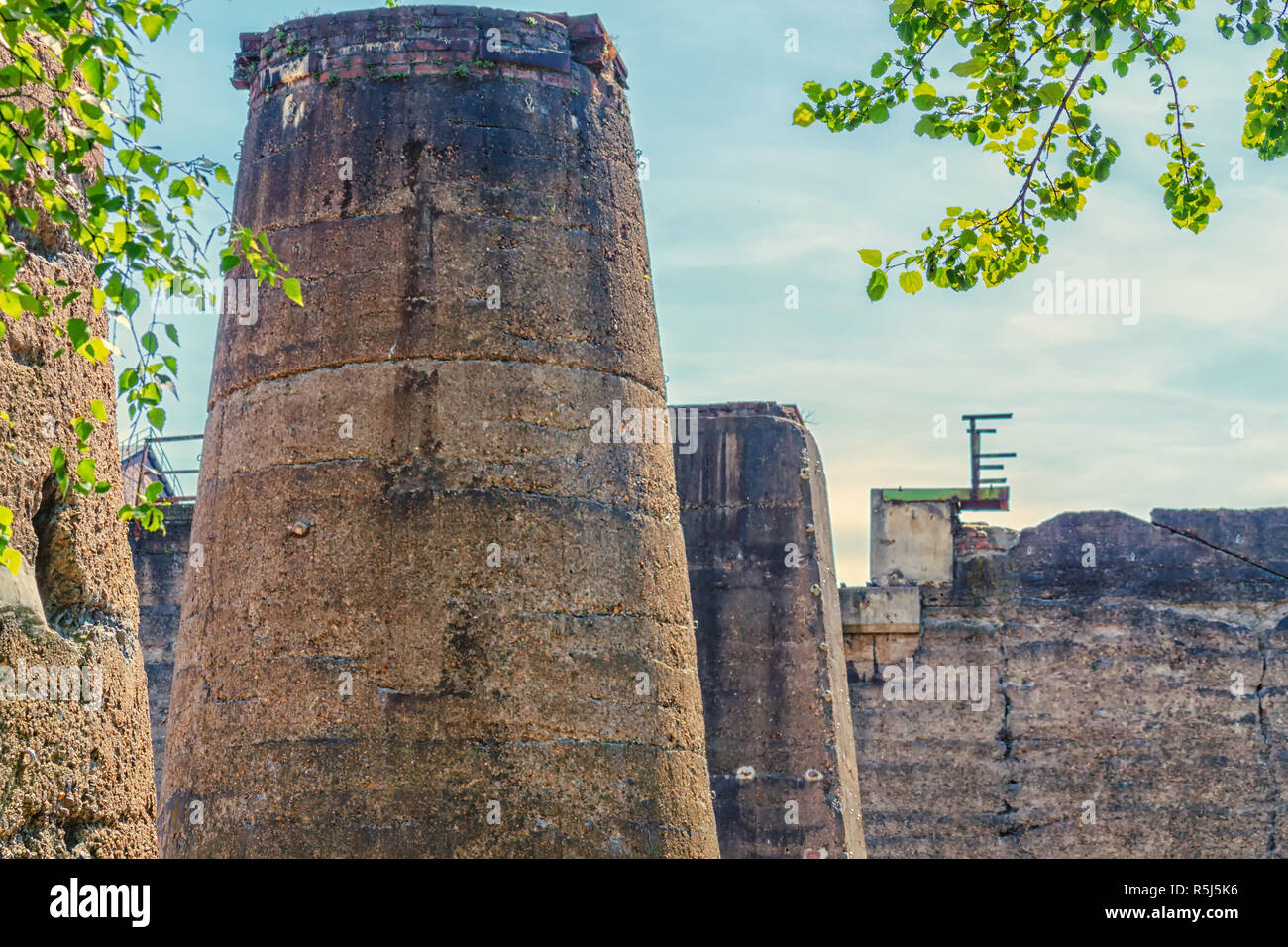 Old bomb shelter hi-res stock photography and images - Alamy