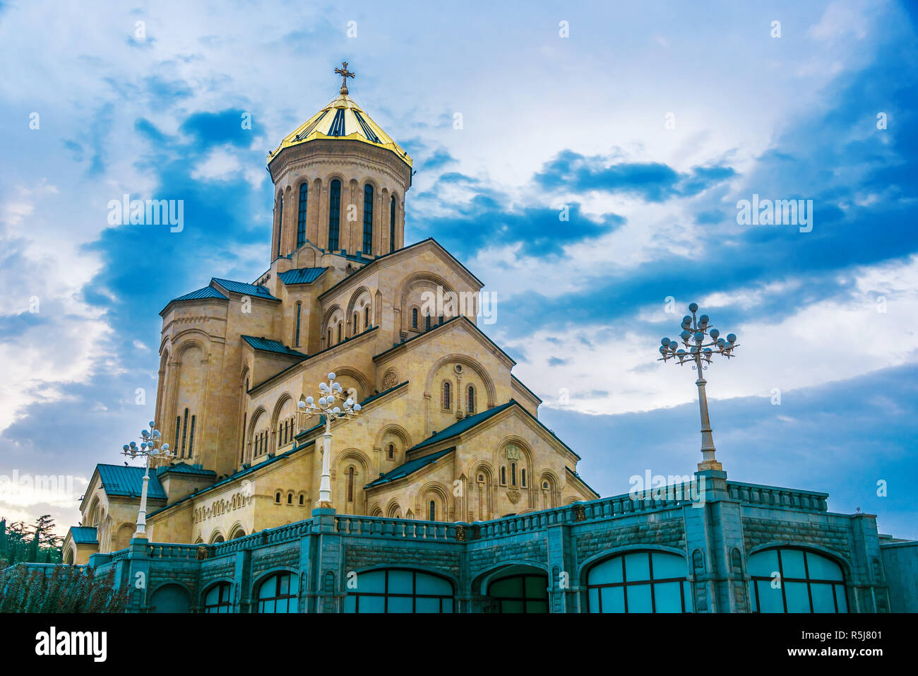 Sameba tbilisi architecture hi-res stock photography and images - Alamy