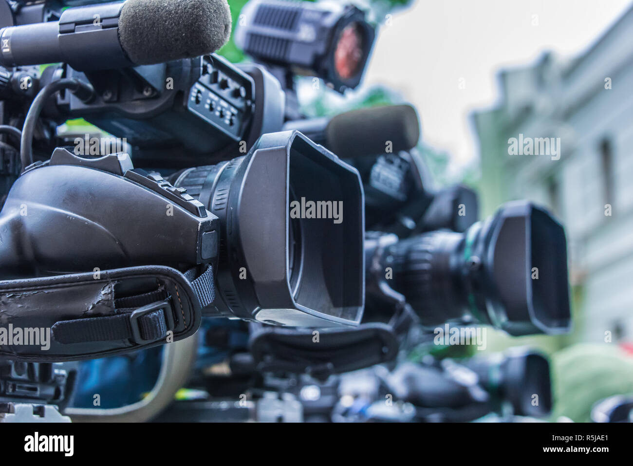 Professional reporting hi-res stock photography and images - Alamy