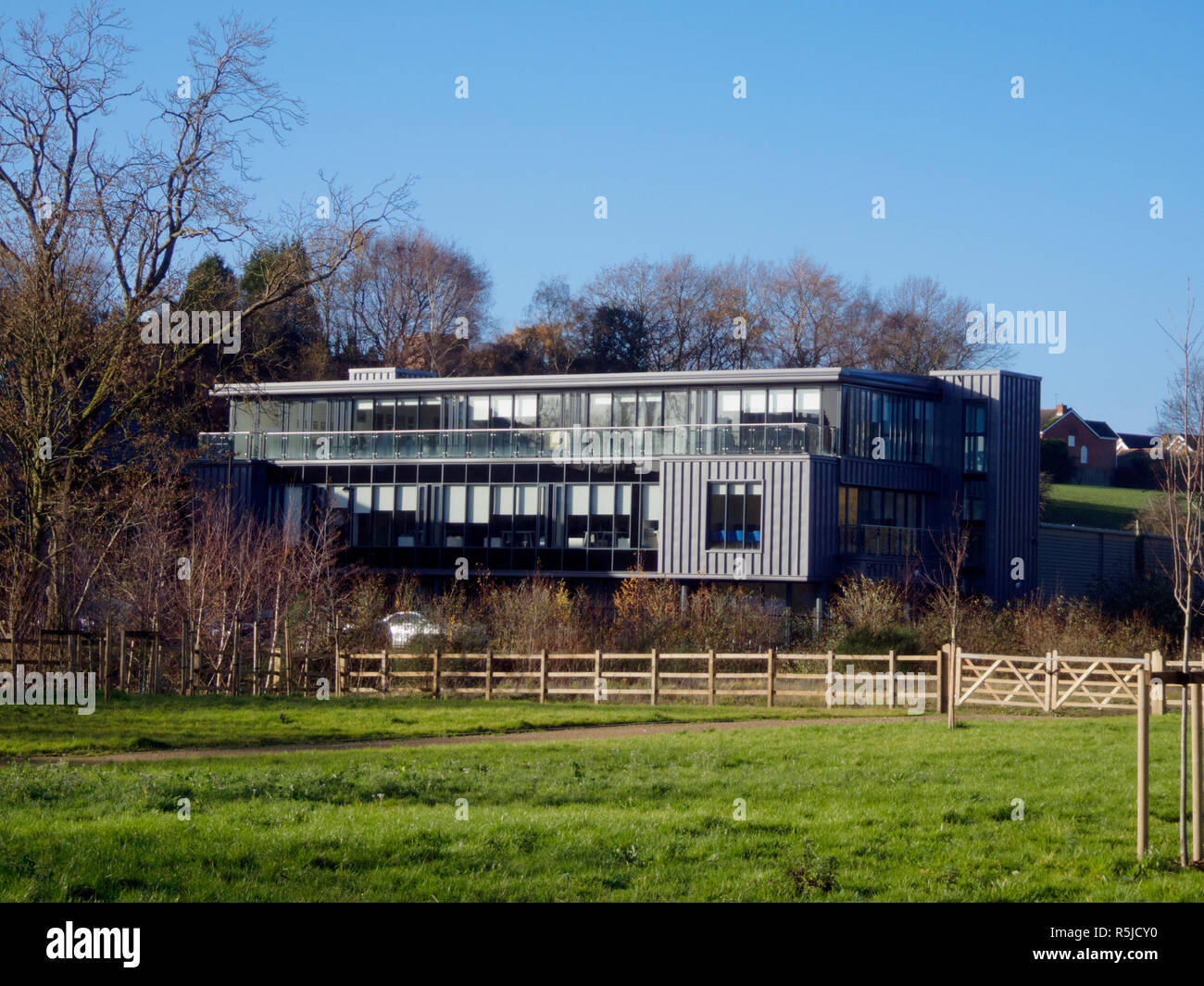 Gp surgery building uk hi-res stock photography and images - Alamy