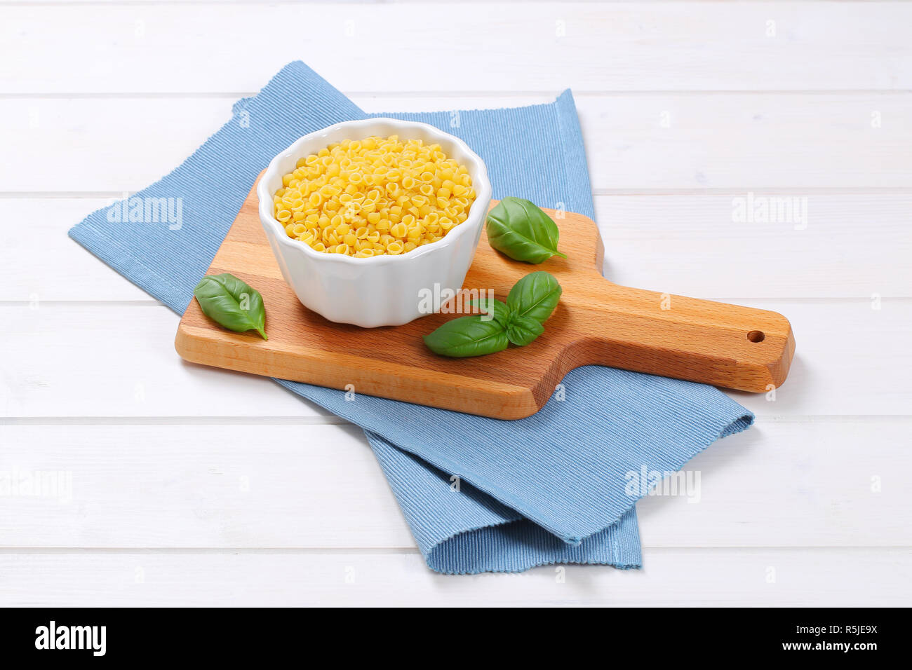 small pasta shells Stock Photo - Alamy