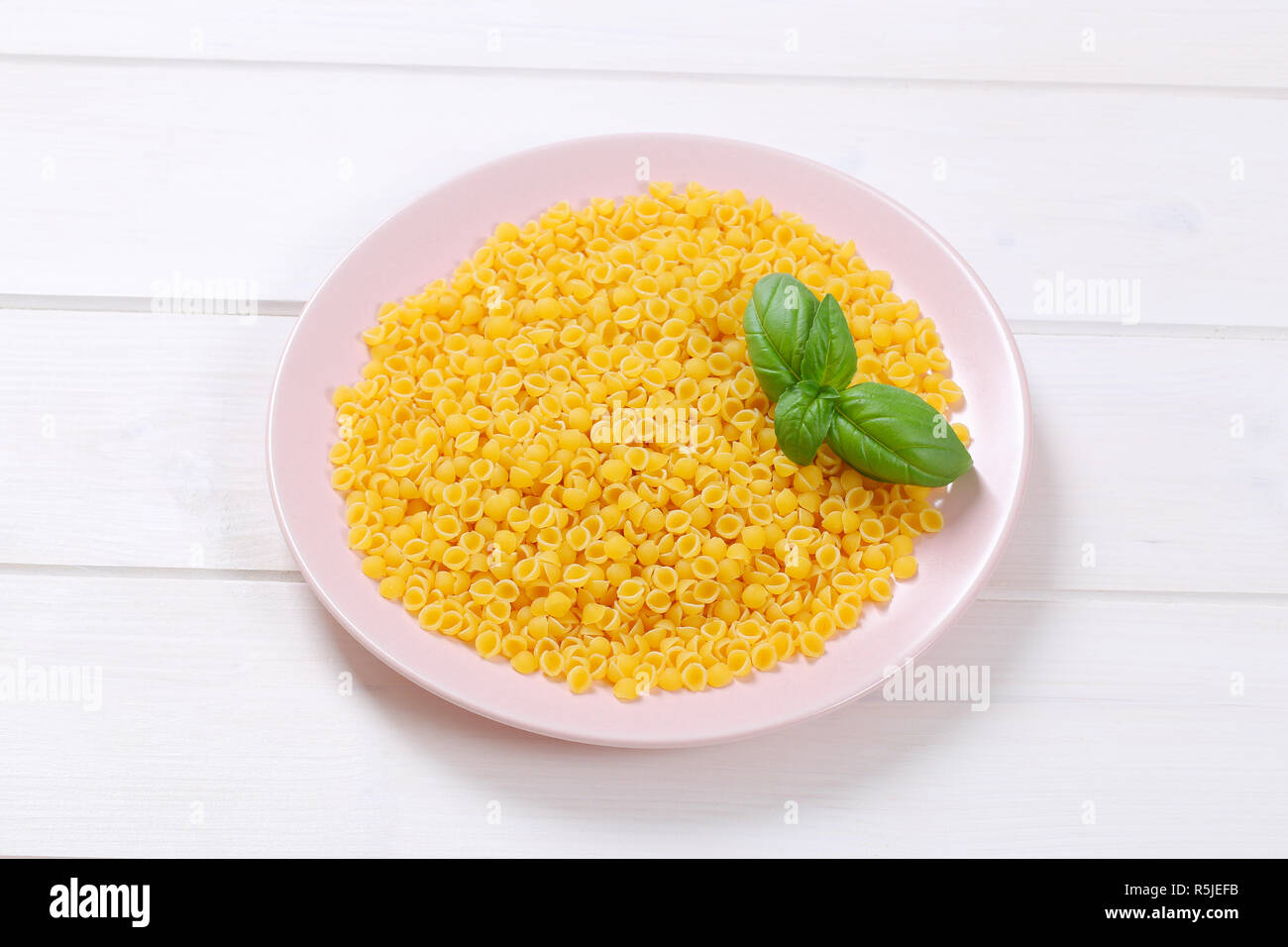 small pasta shells Stock Photo - Alamy