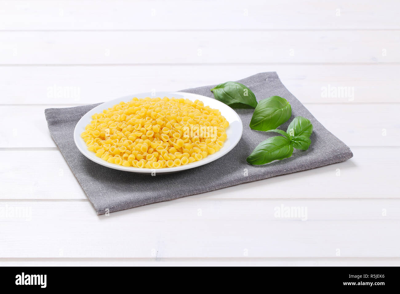 small pasta shells Stock Photo - Alamy