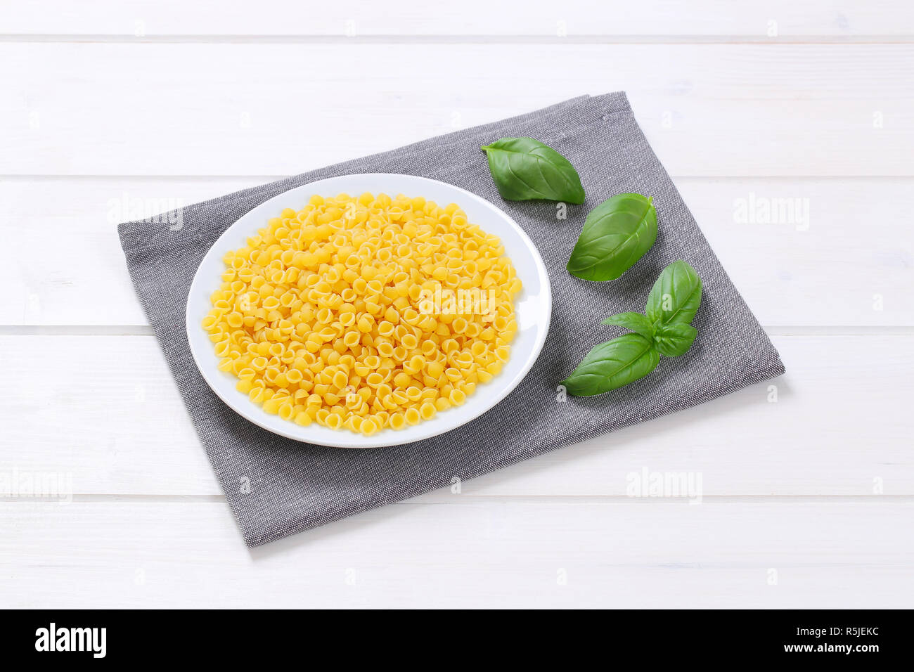 small pasta shells Stock Photo - Alamy