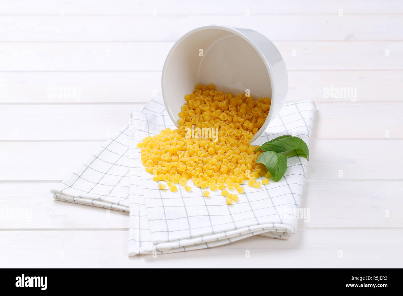 small pasta shells Stock Photo - Alamy