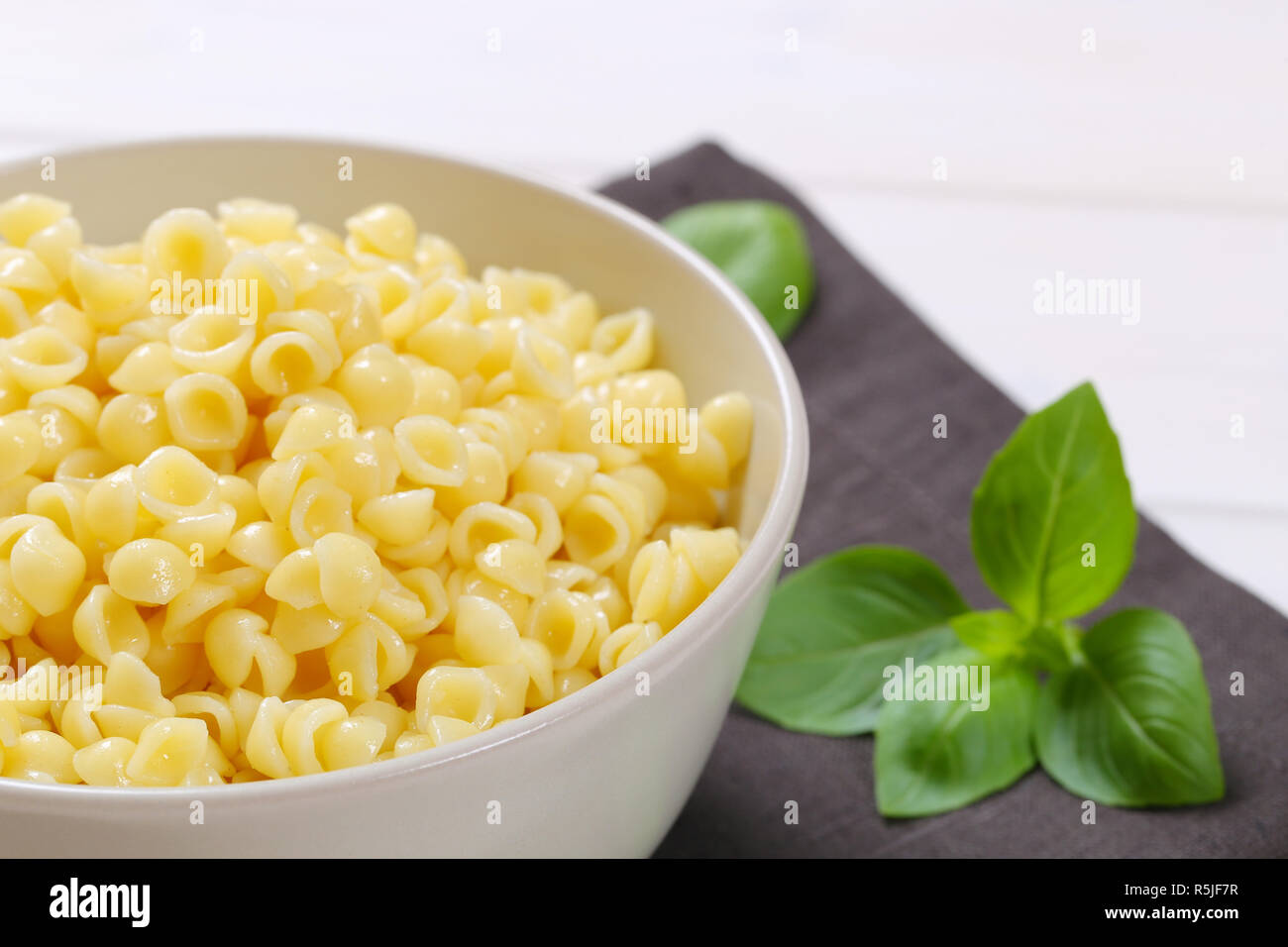 small pasta shells Stock Photo - Alamy