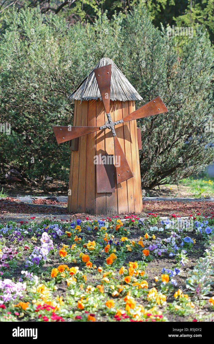 Little garden windmill hi-res stock photography and images - Alamy